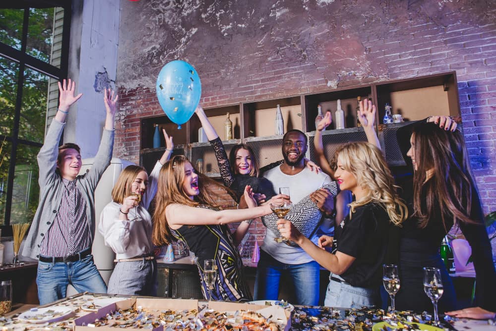 De tips voor het thuis organiseren van een geslaagd feest.